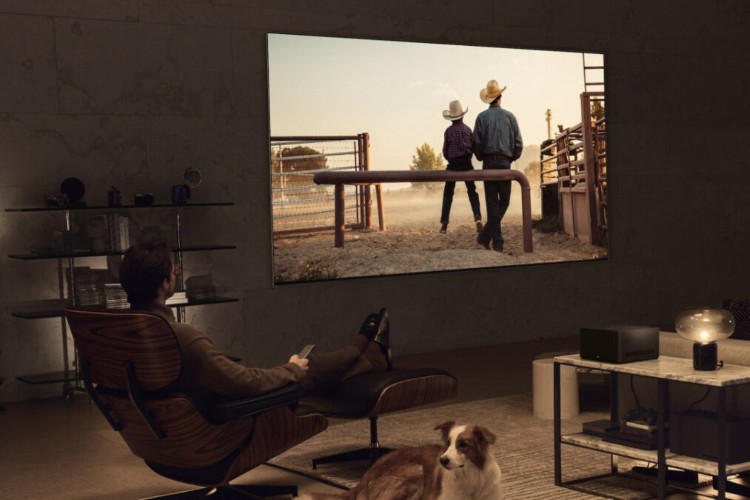 LG presented the largest wireless OLED TV in the world