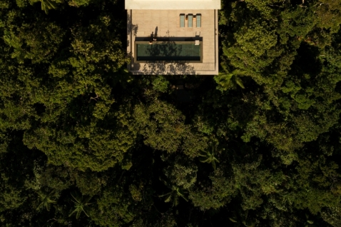 LUXURY OASIS IN THE MIDDLE OF THE DESERT